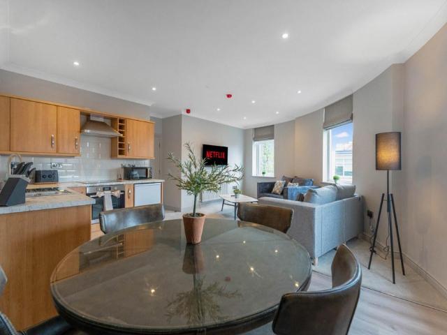 3 bedroom flat to rent