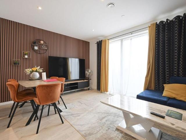 3 bedroom flat to rent