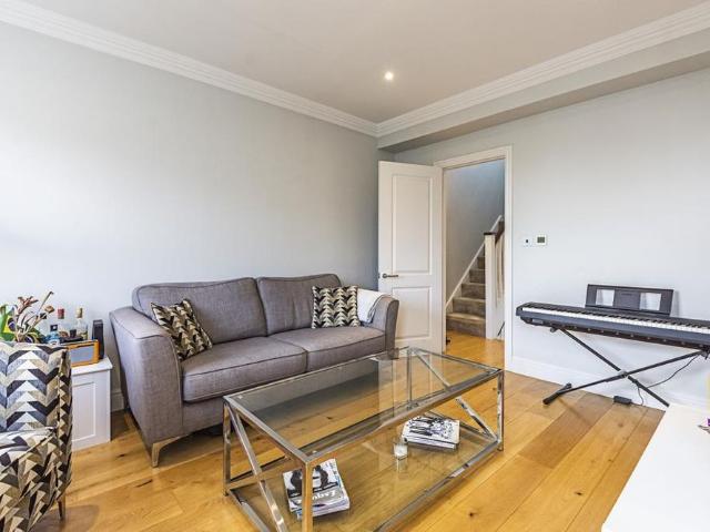 3 bedroom flat to rent