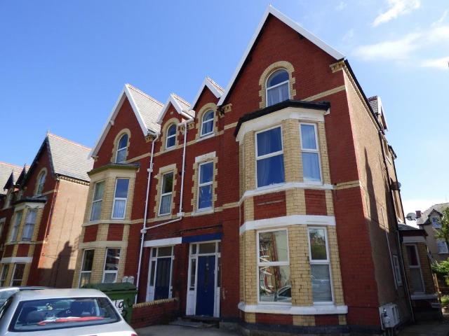 3 bedroom flat to rent