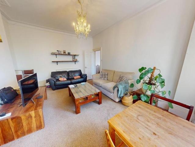 3 bedroom flat to rent