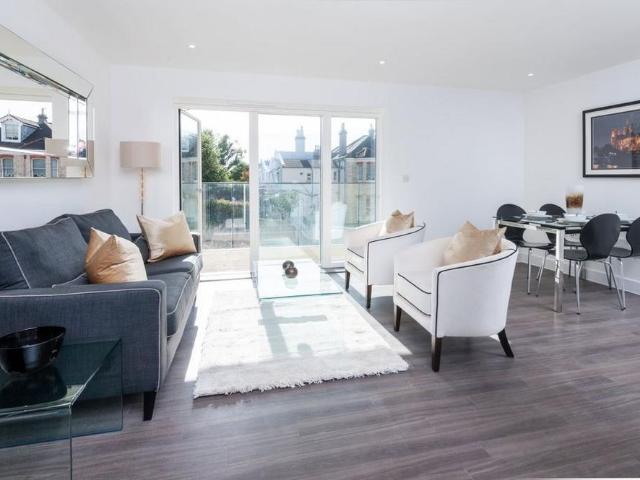 3 bedroom flat to rent