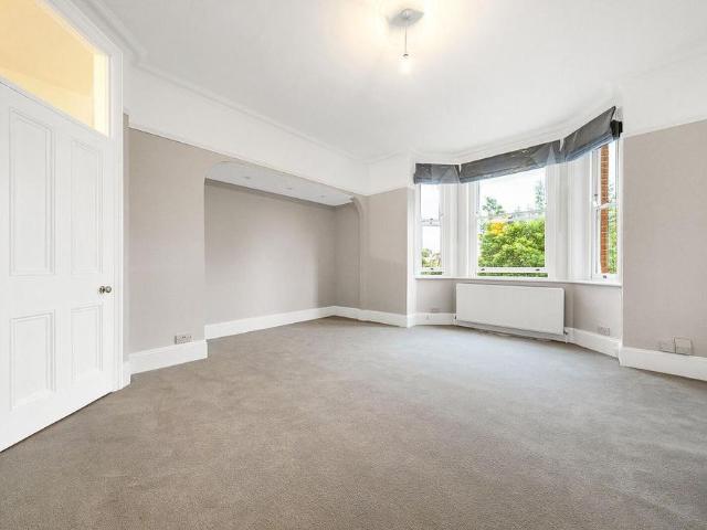 3 bedroom flat to rent