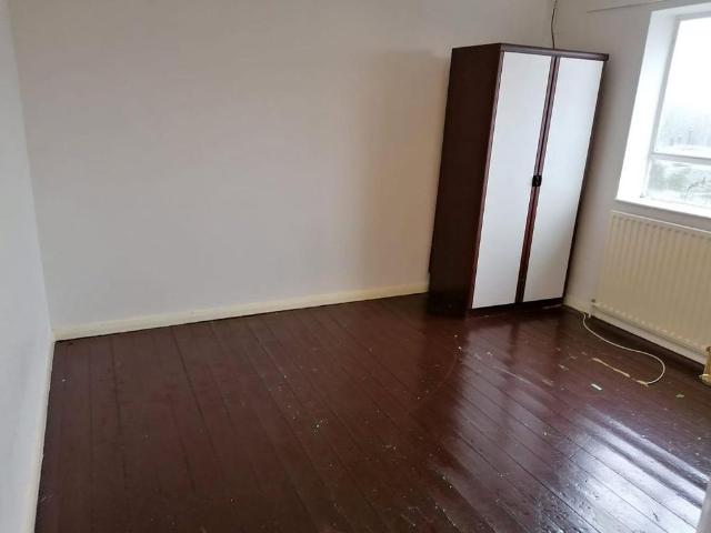 3 bedroom flat to rent