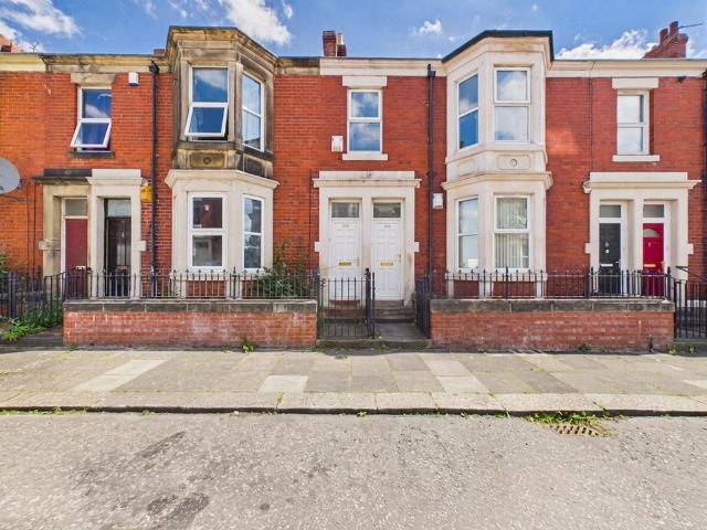 3 bedroom flat to rent