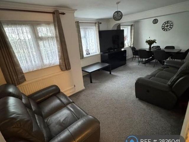 3 bedroom flat to rent