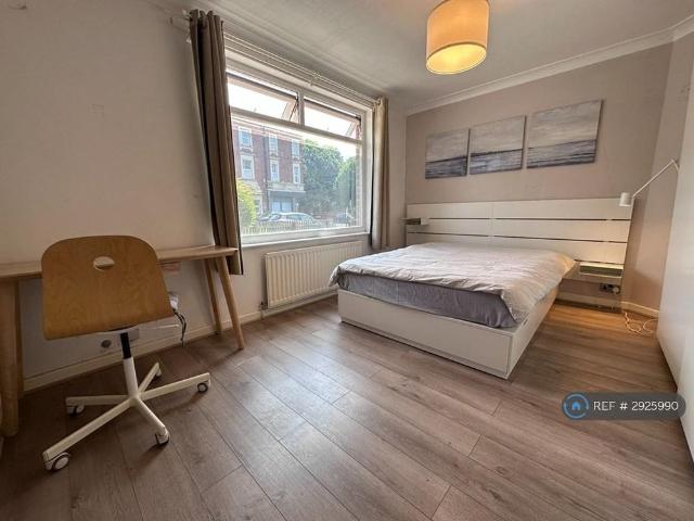 3 bedroom flat to rent