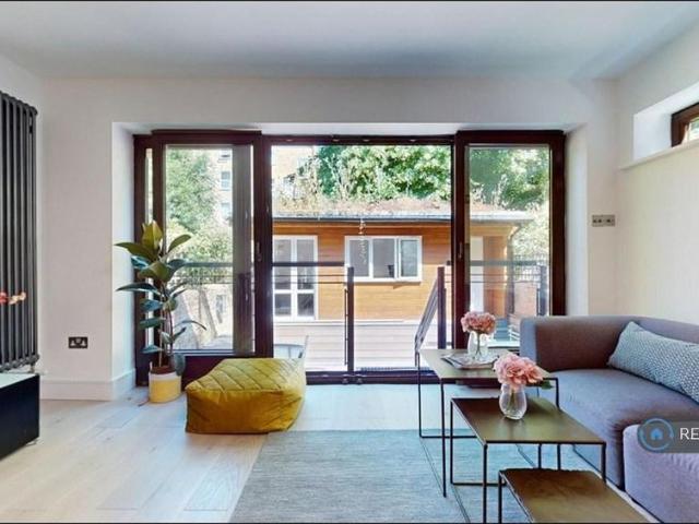 3 bedroom flat to rent