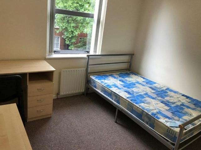 3 bedroom flat to rent
