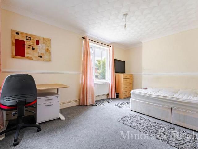 3 bedroom flat to rent
