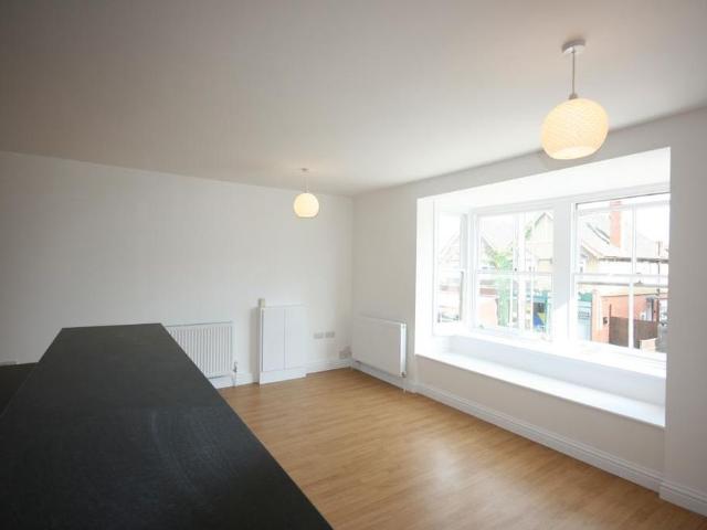 3 bedroom flat to rent