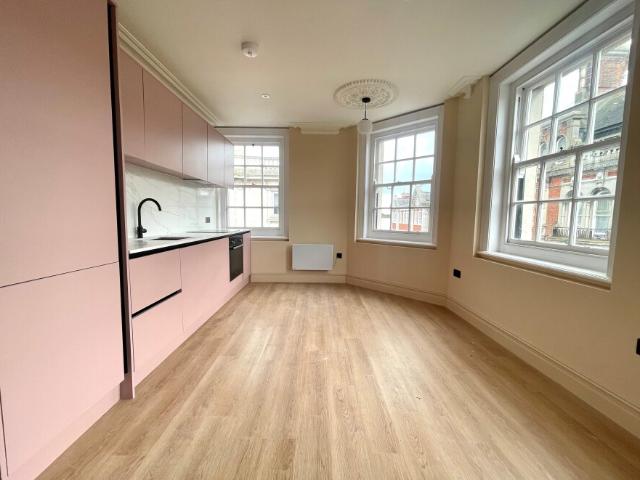 3 bedroom flat to rent