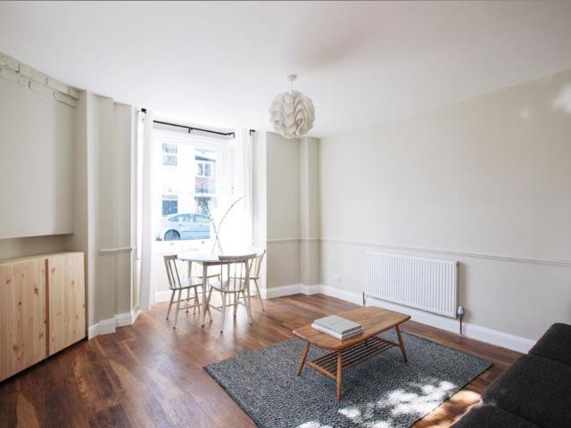3 bedroom flat to rent