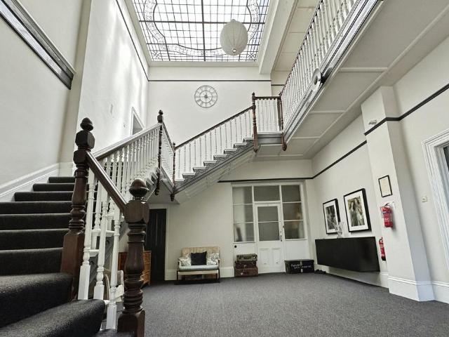 3 bedroom flat to rent