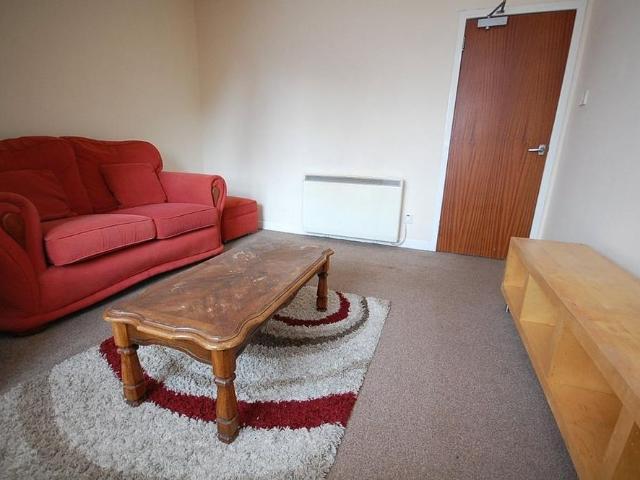 3 bedroom flat to rent