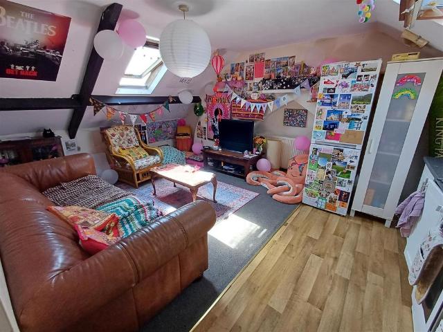 3 bedroom flat to rent