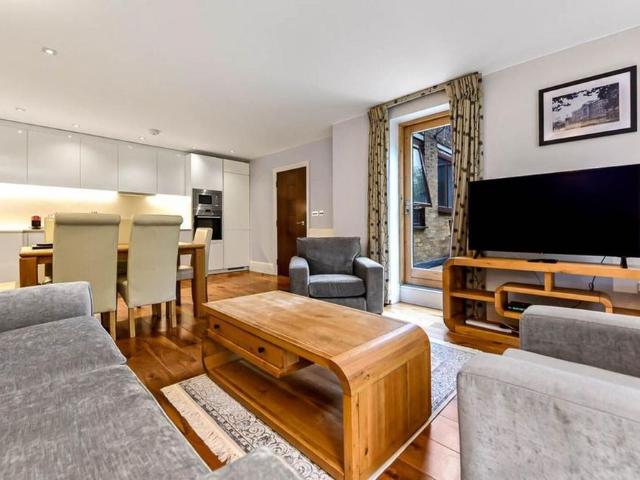 3 bedroom flat to rent
