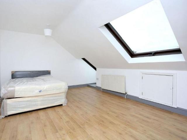 3 bedroom flat to rent