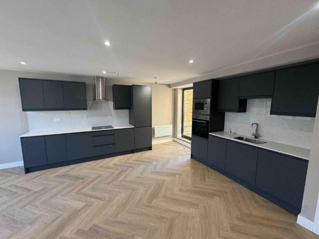 3 bedroom flat to rent