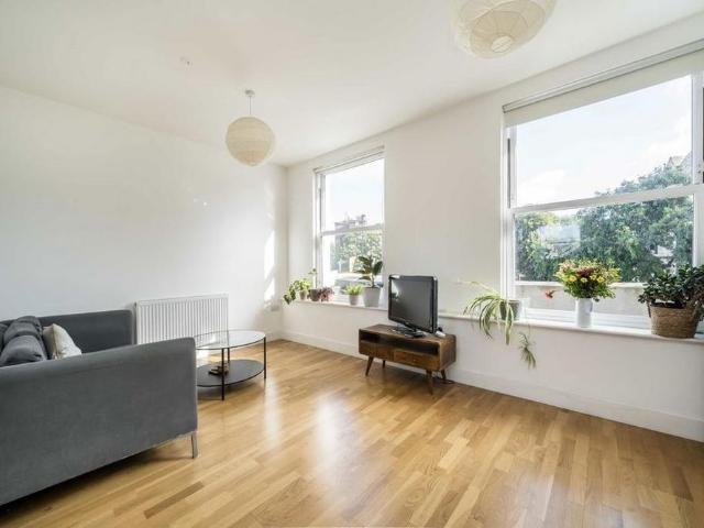 3 bedroom flat to rent
