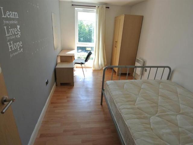 3 bedroom flat to rent
