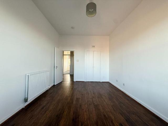 3 bedroom flat to rent