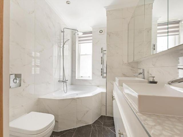 3 bedroom flat to rent