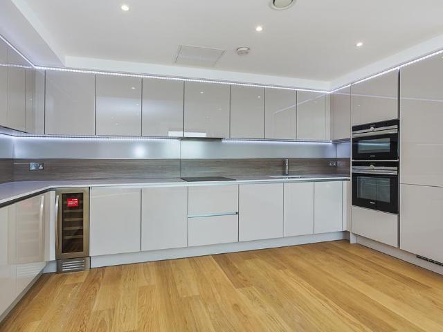 3 bedroom flat to rent