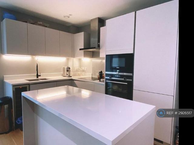 3 bedroom flat to rent