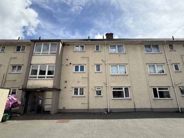 3 bedroom flat to rent