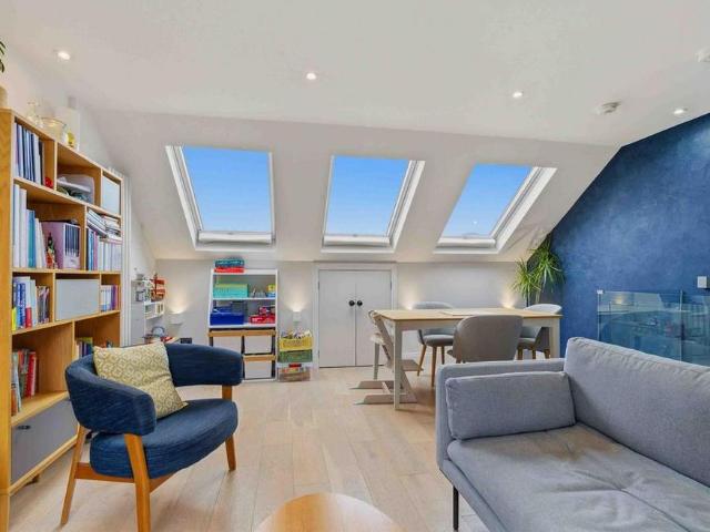 3 bedroom flat to rent