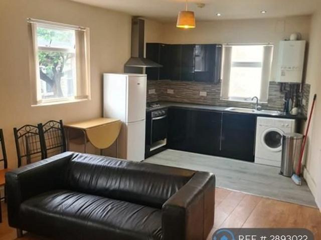 3 bedroom flat to rent