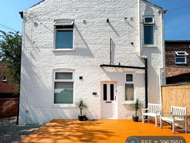 3 bedroom flat to rent