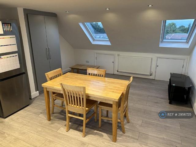 3 bedroom flat to rent