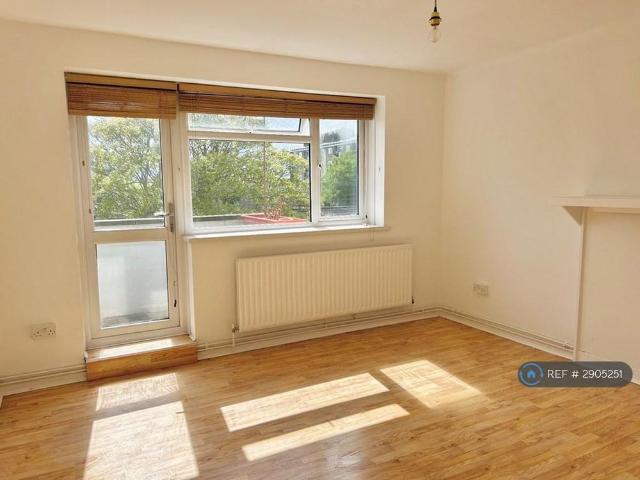 3 bedroom flat to rent