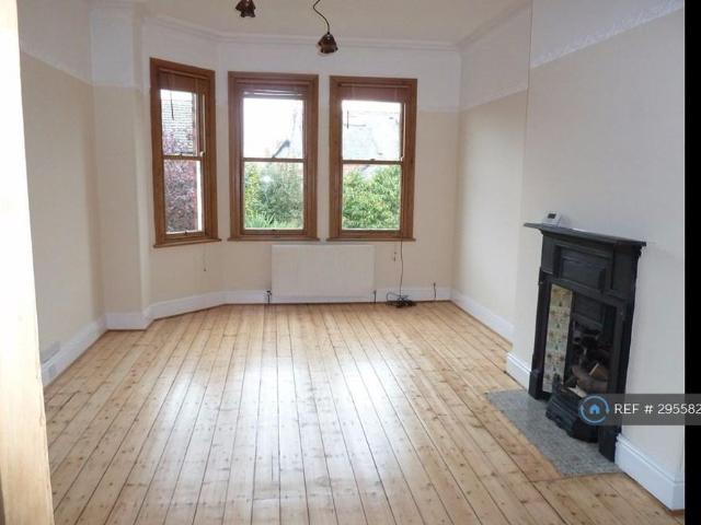 3 bedroom flat to rent