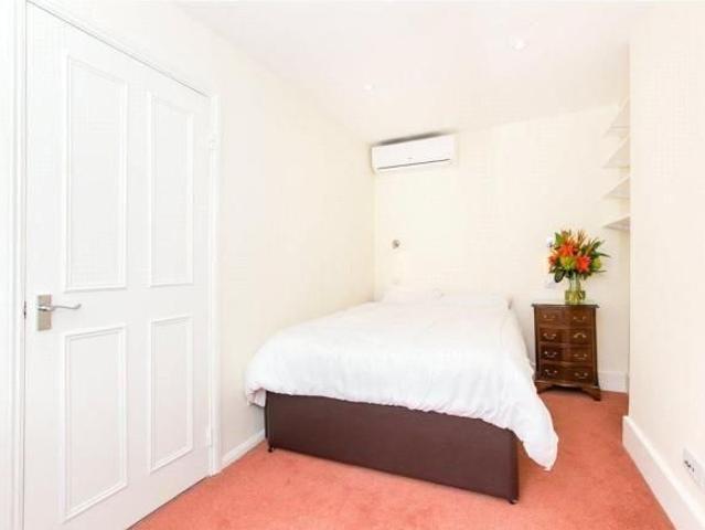 3 bedroom flat to rent