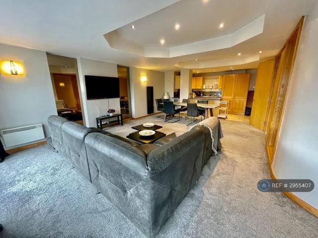 3 bedroom flat to rent