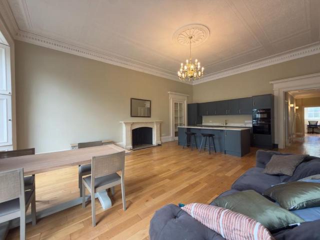 3 bedroom flat to rent