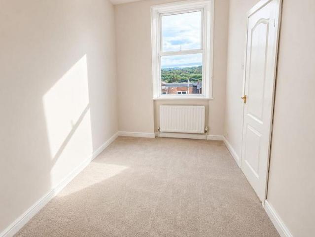 3 bedroom flat to rent