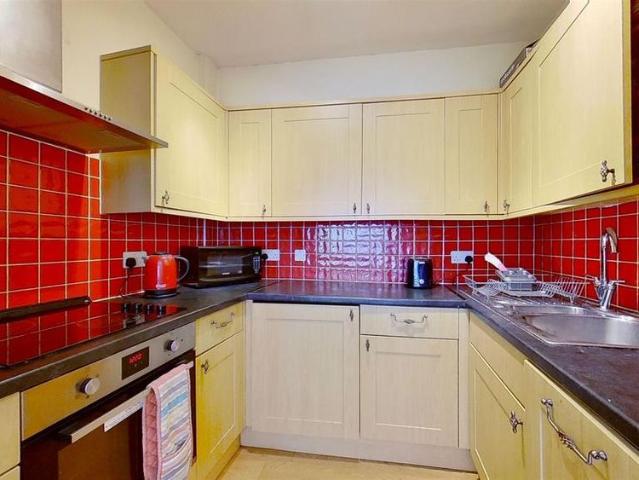 3 bedroom flat to rent