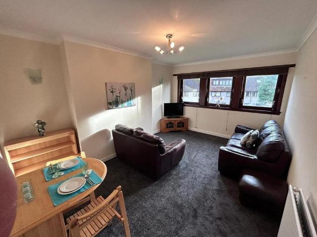 3 bedroom flat to rent