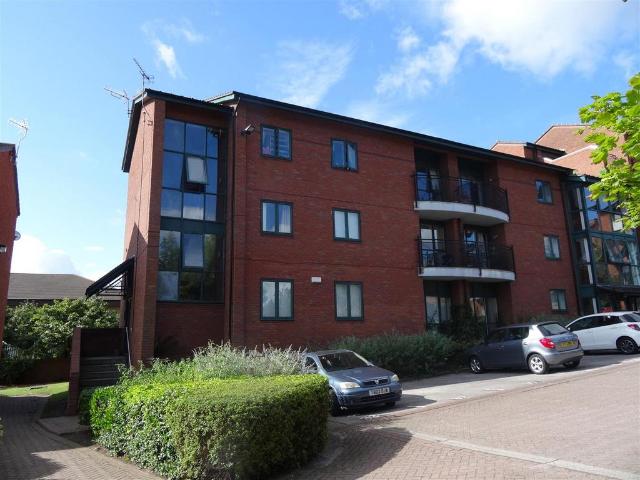 3 bedroom flat to rent