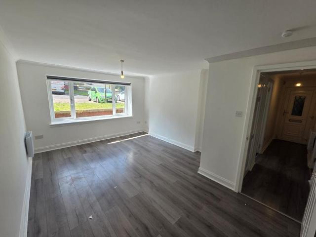 3 bedroom flat to rent