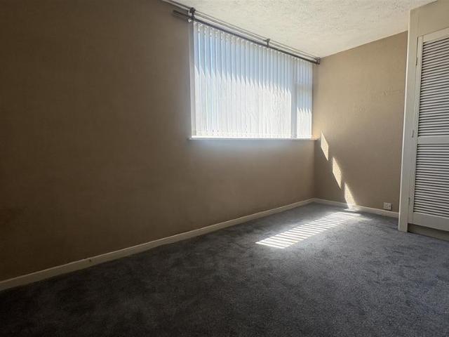 3 bedroom flat to rent