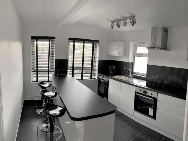 3 bedroom flat to rent