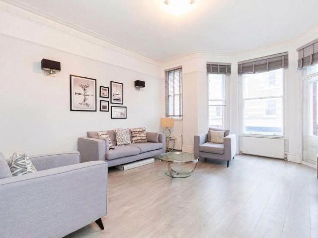 3 bedroom flat to rent