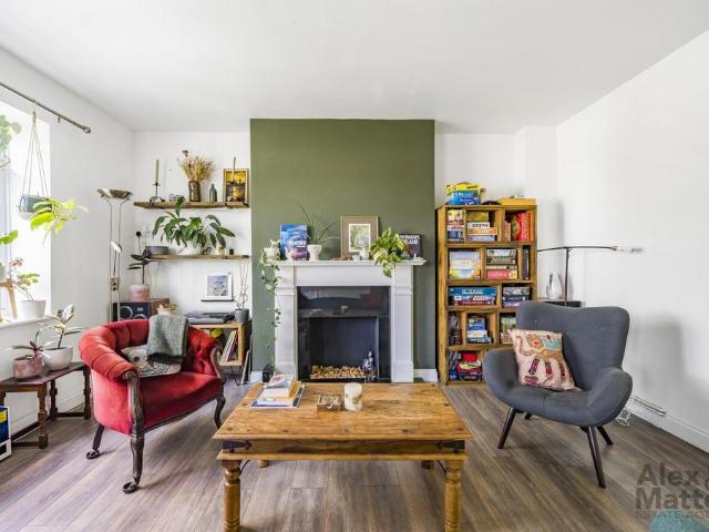 3 bedroom flat to rent