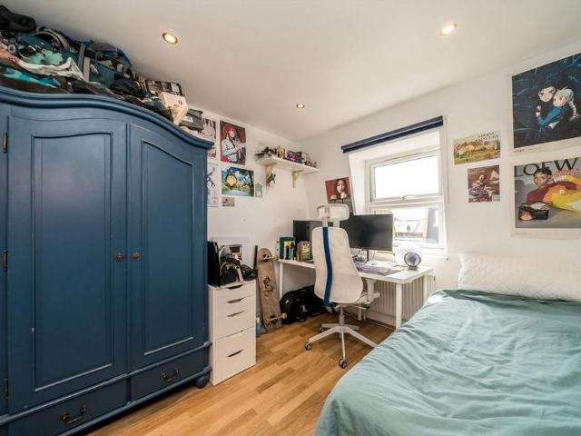 3 bedroom flat to rent