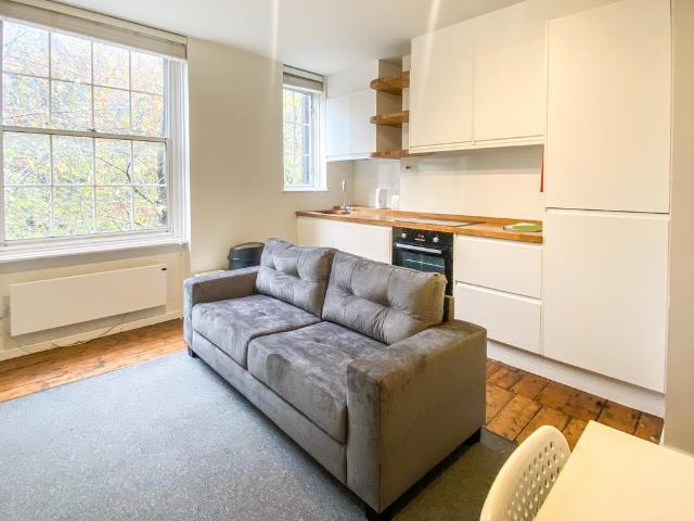 3 bedroom flat to rent